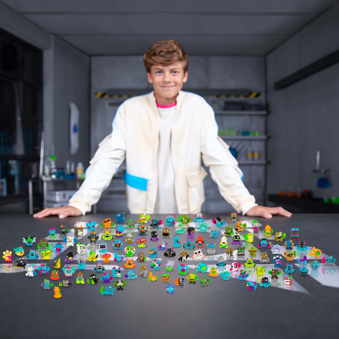MrBeast Lab Swarms Mega Lab + 12 Figuren